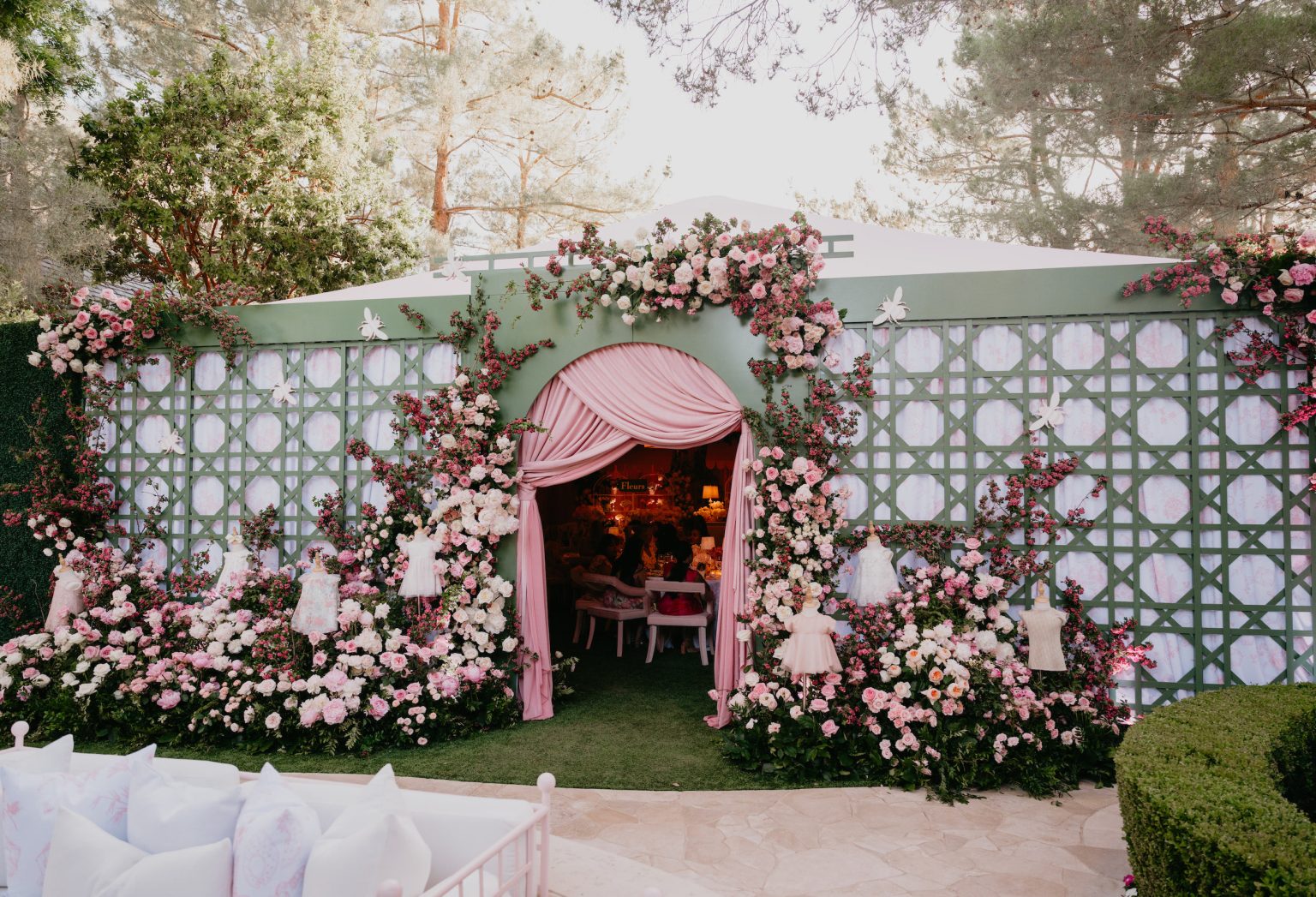 12 Unique Ways to Use Panels in Event Design - Revelry Event Designers ...